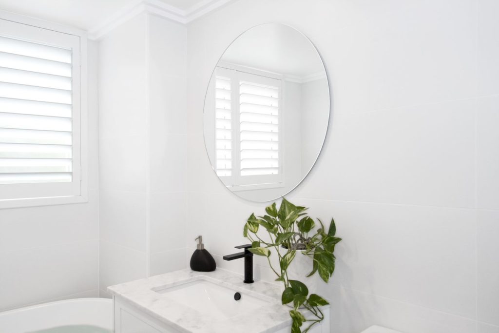 Round Polished Edge Mirror